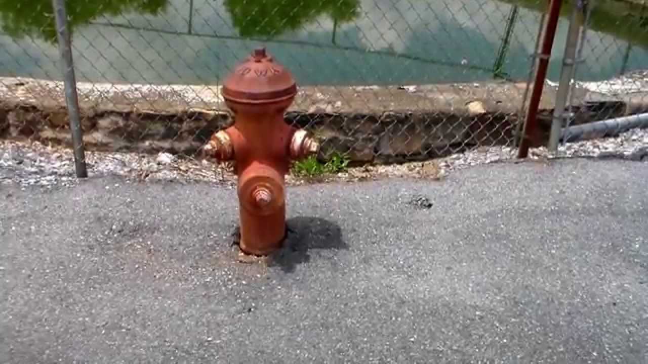 Iowa Valve Company 4 1/2 Inch Valve Open Dry Barrel Fire Hydrant Model - YouTube