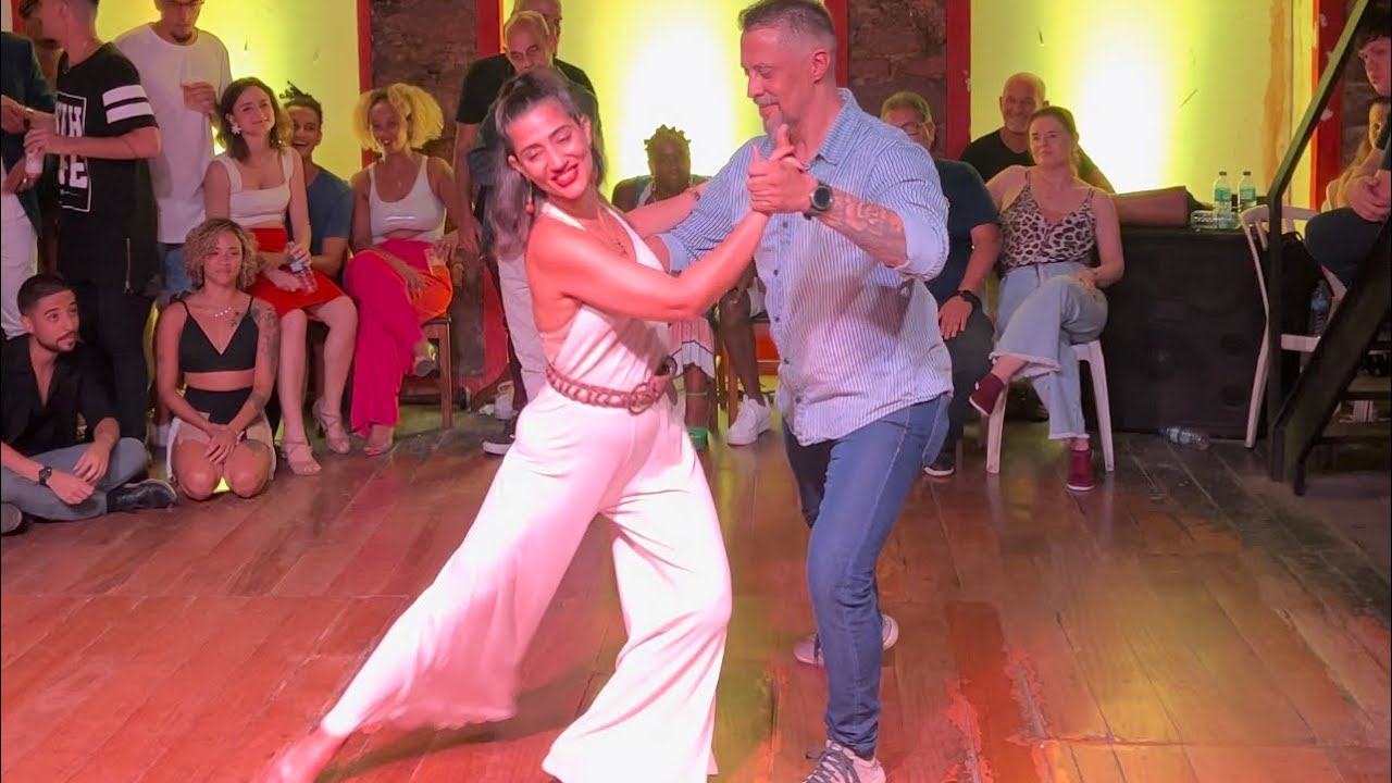 Bolero (Te busco) - Kelly Reis e Fabiano Vivas - YouTube