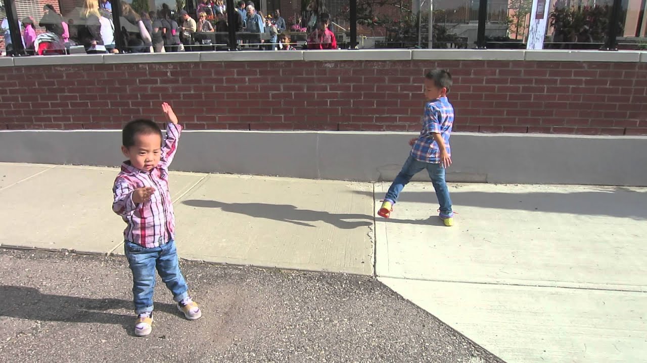 Welcome back bbq dance - YouTube