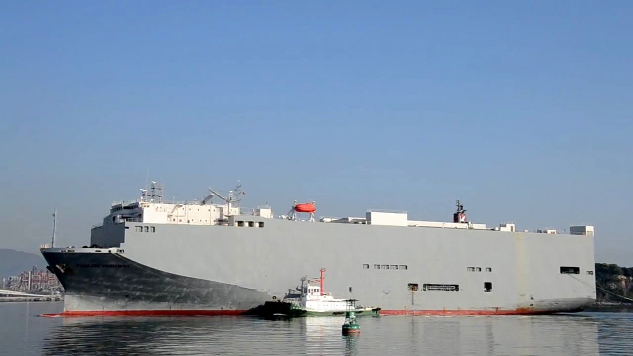 TIANJIN HIGHWAY - "K"Line vehicles carrier - YouTube