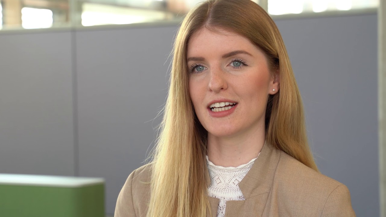 Drei Fragen an ... Michelle Wetzel - YouTube