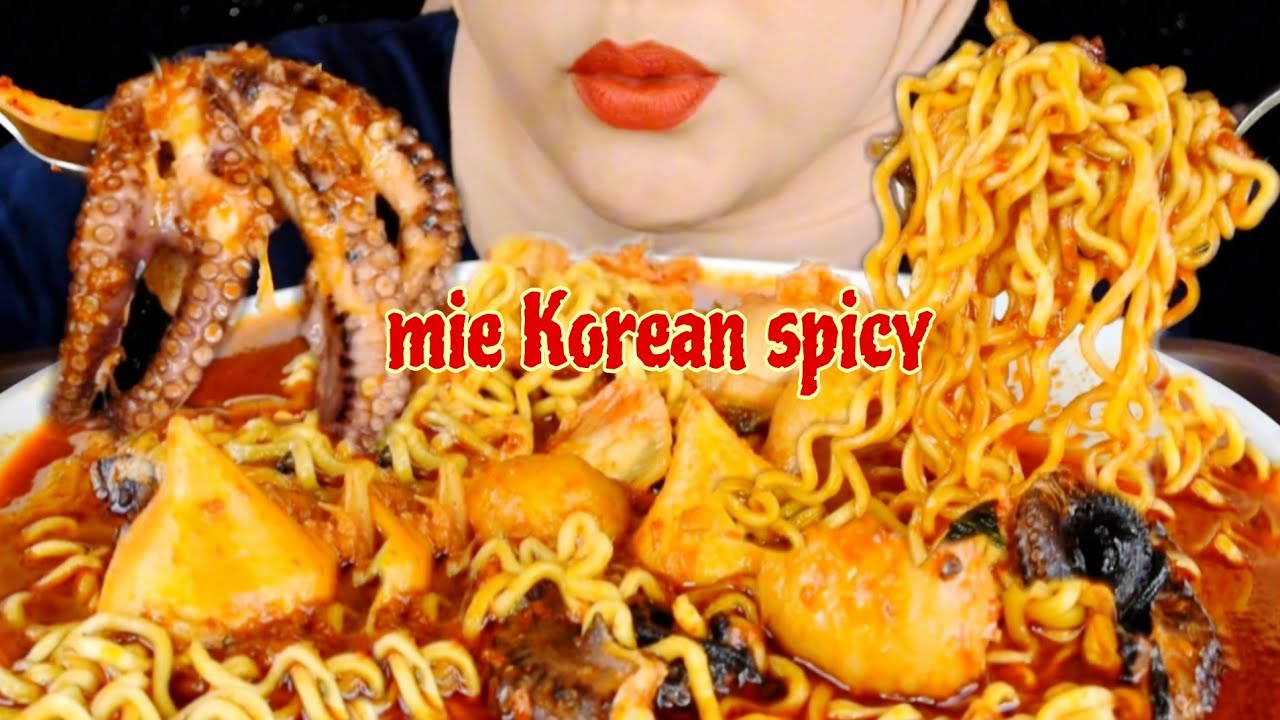 ASMR noodle Korean spicy with octopus &kimchi || mie sedaap Korea ...