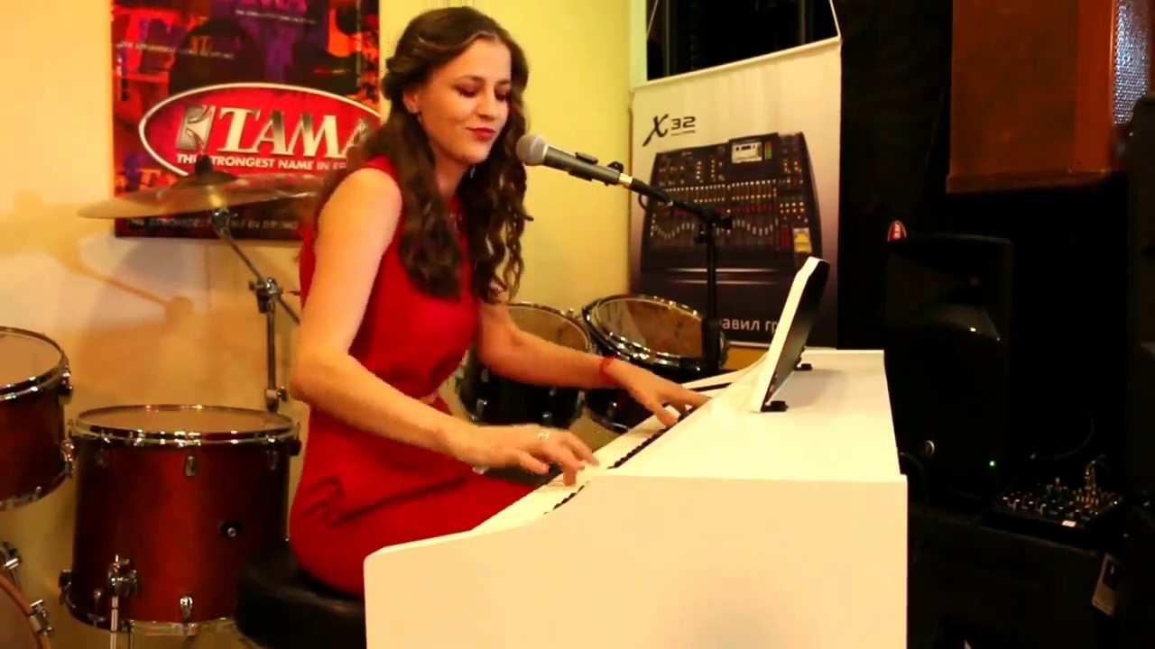 Dasha Fem Pianist Singer1 Youtube
