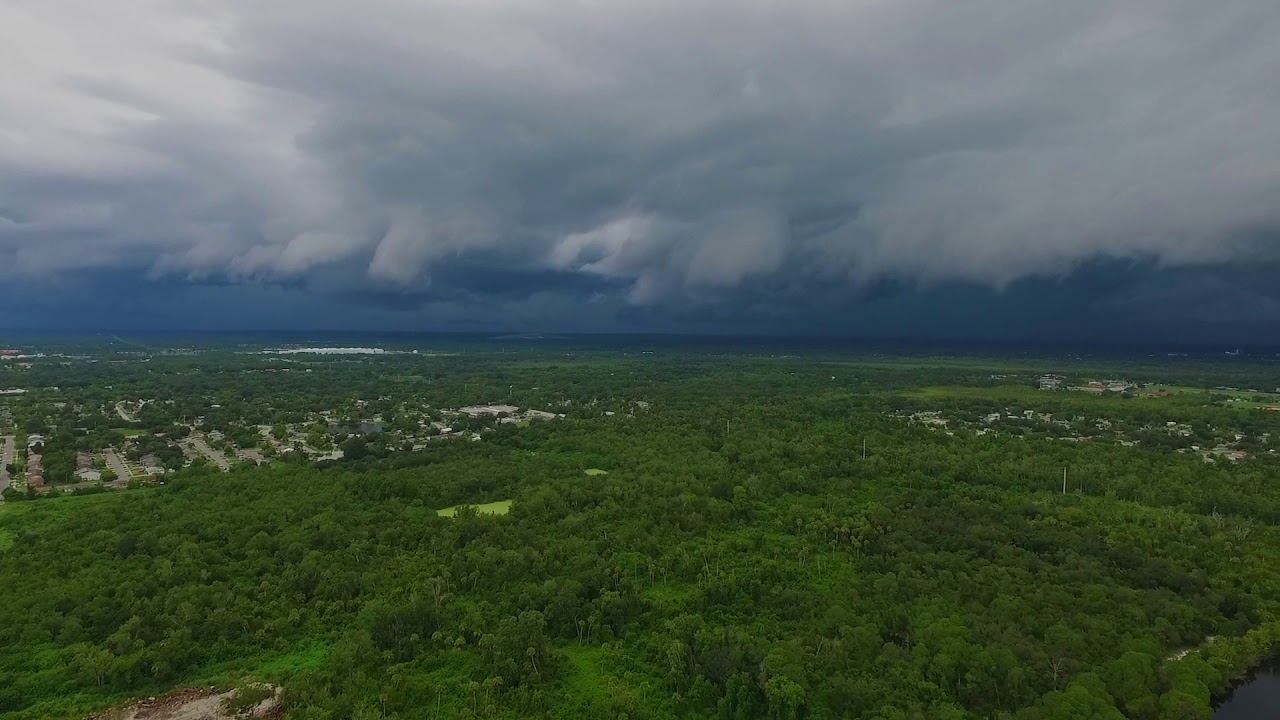 Approaching Shelf Cloud Video. - YouTube