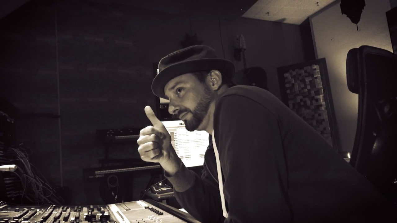 Pascal Geiser-Take It Or Leave It (official clip) - YouTube