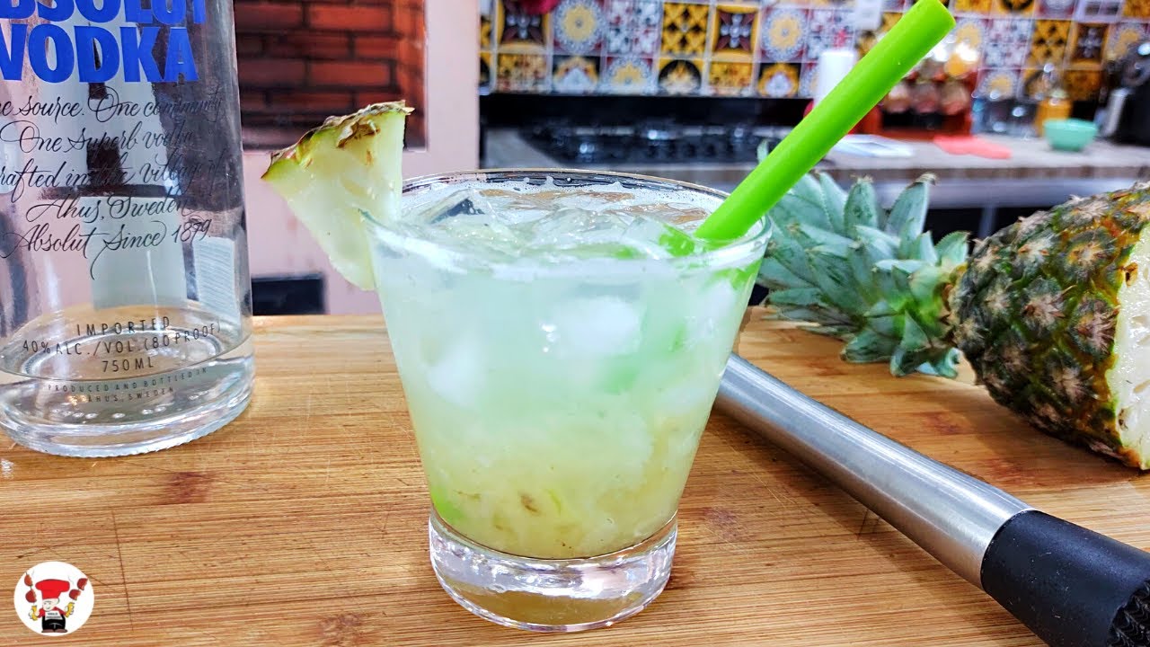 Como Fazer Caipirinha Abacaxi e Vodka Caipiroska Perfeita - YouTube