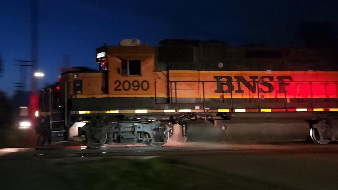 CN 581 Light Power - BNSF 2090 & 4910 In Lynden Ontario - YouTube