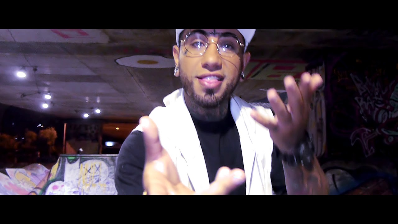 Larry Tattoo - Ahora (Video Oficial) - YouTube