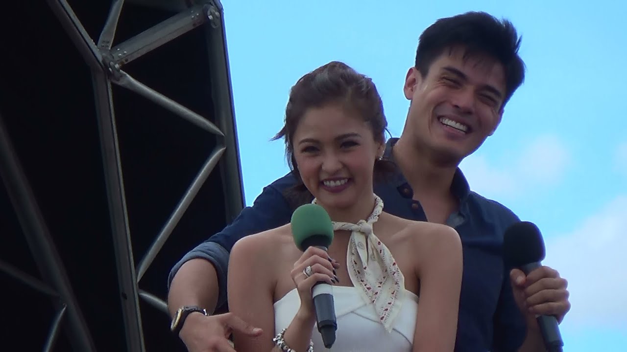 KimXi at the 'Barrio Fiesta Sa London 2016' (Original Footage) - YouTube