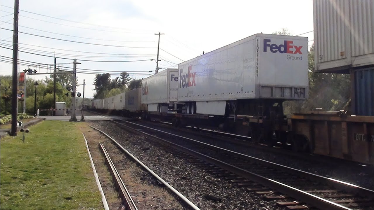 NS 9322 Leads NS 20W East through Macungie, PA 05/16/2020 - YouTube