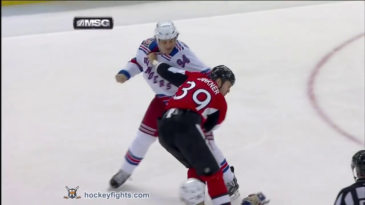 Derek Boogaard vs Matt Carkner Dec 9, 2010 - YouTube