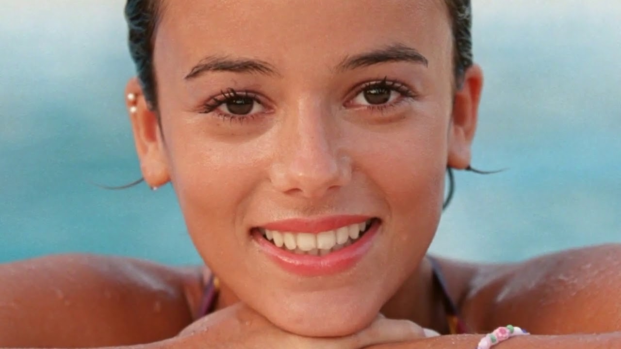 Alizée Makes Me Feel Like Dancing Two - YouTube