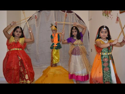 Sree Krishna Uriyadi - ഉണ്ണി കണ്ണൻറ്റെ ഉറിയടിയും ലീലാവിലാസങ്ങളും - YouTube