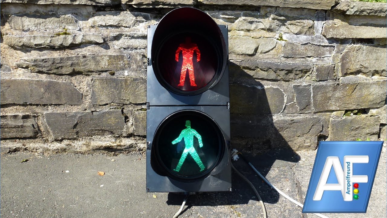 [2011 Video] LM Ericsson (Denmark) Pedestrian Traffic Light Ø210 3rd ...