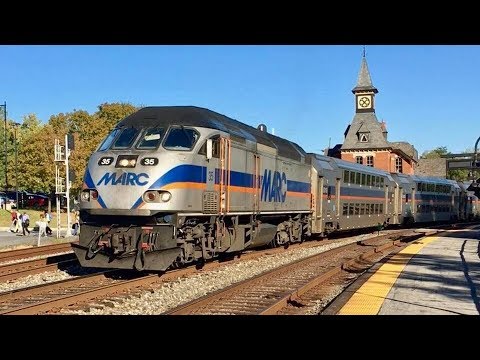 CSX Trains & MARC At Point Of Rocks, Maryland! MARC Unloads & CSX Comes ...