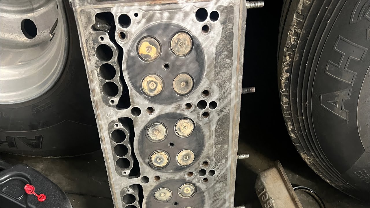 Head issues on the detroit diesel 8v92TA - YouTube