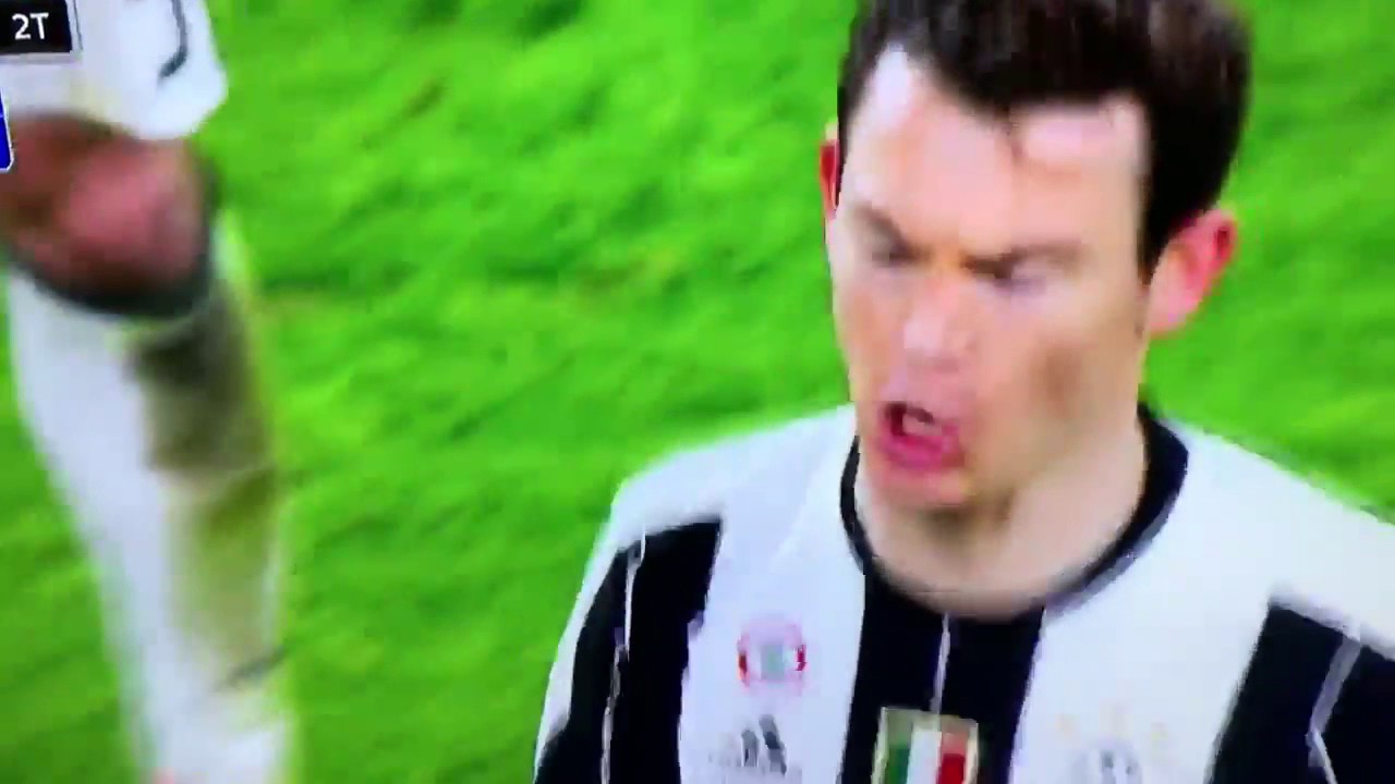 LICHTSTEINER BESTEMMIA: "DIO CANE, PORCO DIO", 7 arbitri e il giudice ...