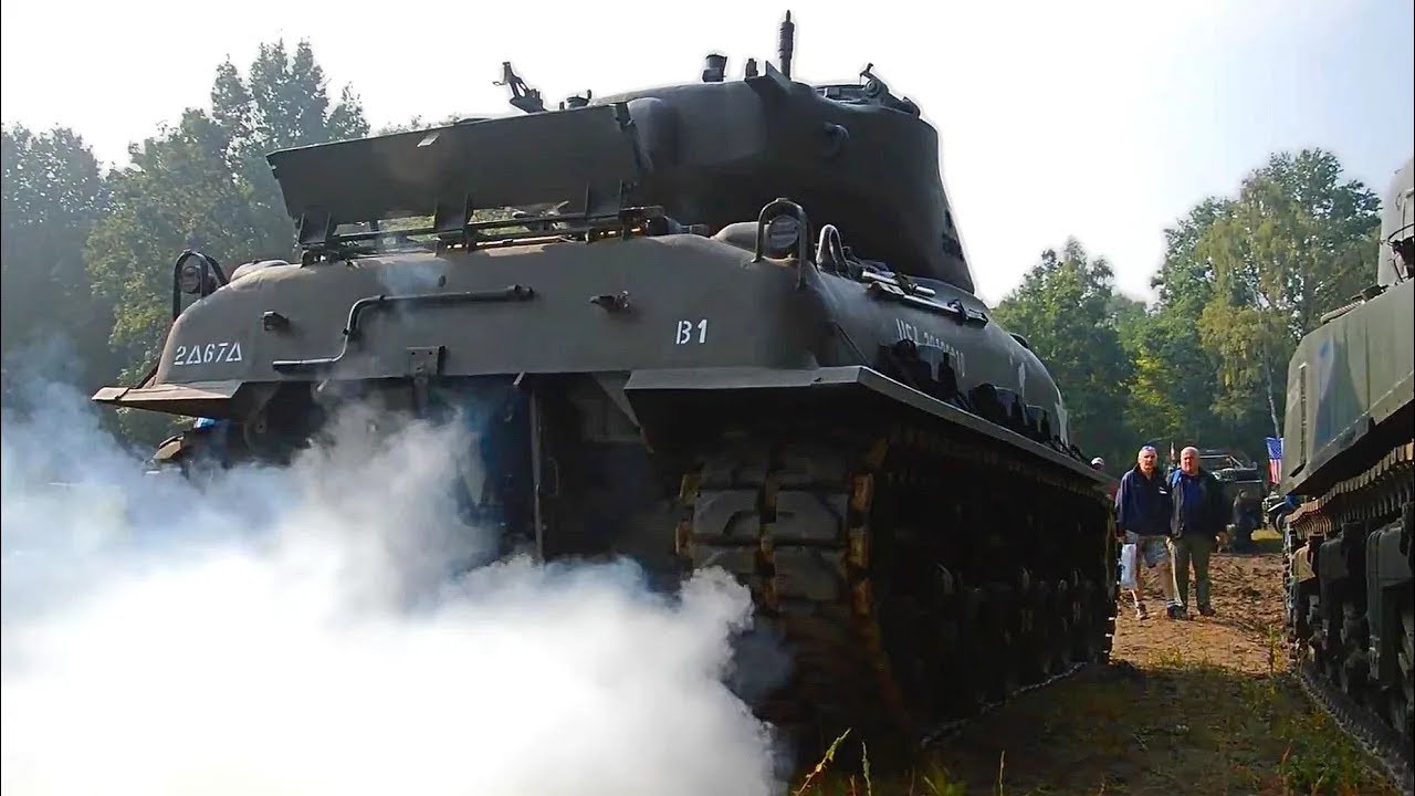Big Tank Engines Starting Up And Sound. COLD START. - YouTube