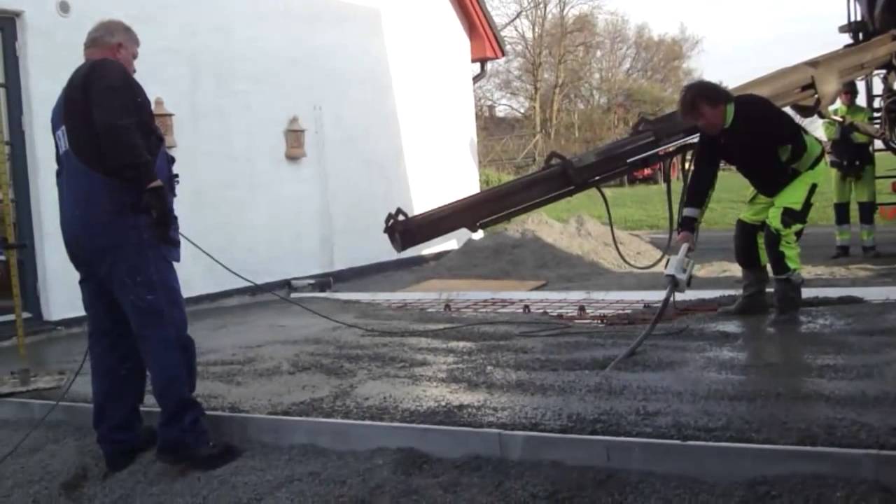 Gjutning av platta 2014-04-22 - YouTube