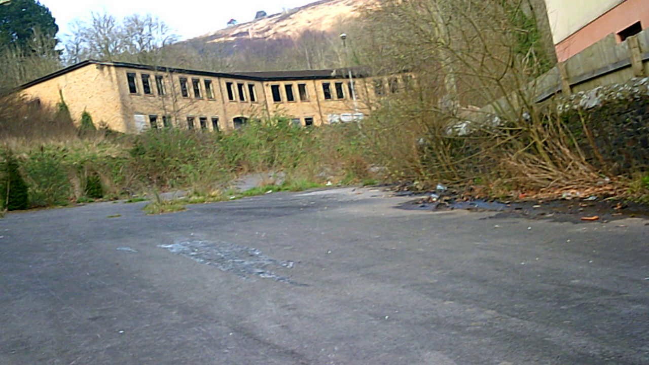 abandoned old tonypandy hospital Llwynypia - YouTube