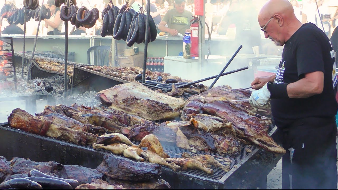 Uruguay Street Food. Beastly Grills Loaded with Juicy Meat. Fuengirola ...