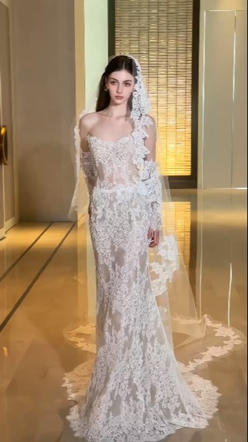 This lace fish tail with inherent elegance ⏳ Apply to join your ...