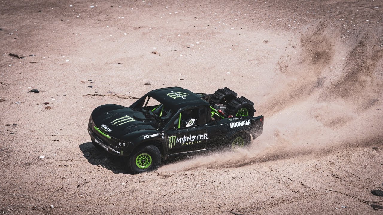 Traxxas Unlimited Desert Racer 1/7 Trophy Truck UDR Beach Run Monster ...