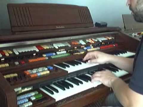 Me EXPLORING a Technics SX-U90-S Organ - YouTube