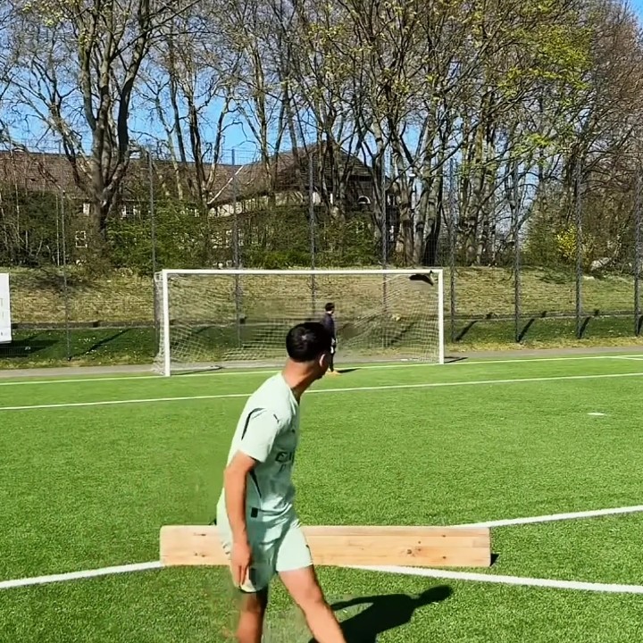 The Shoots🔥 #edit #goalkeeper #futebol #shoota - YouTube
