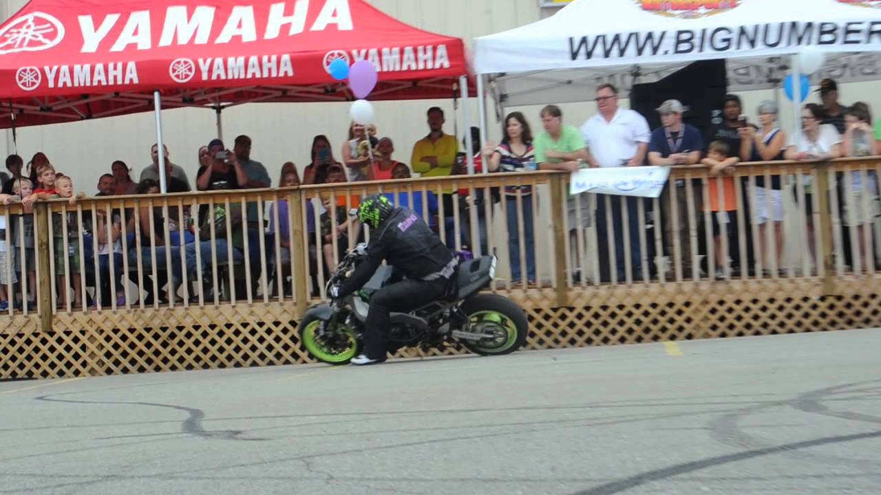 Motorcycle Trick Rider - YouTube