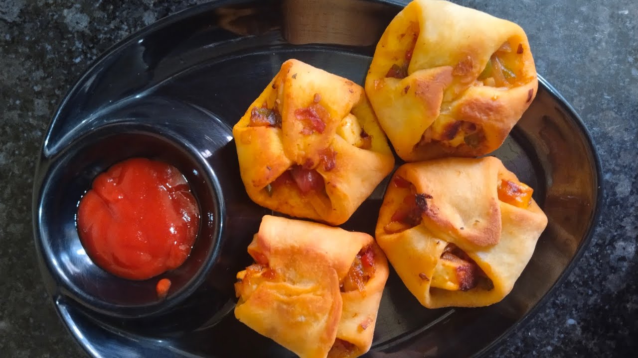 Domino's style zingy parcel/zingy parcel recipe 😋 - YouTube