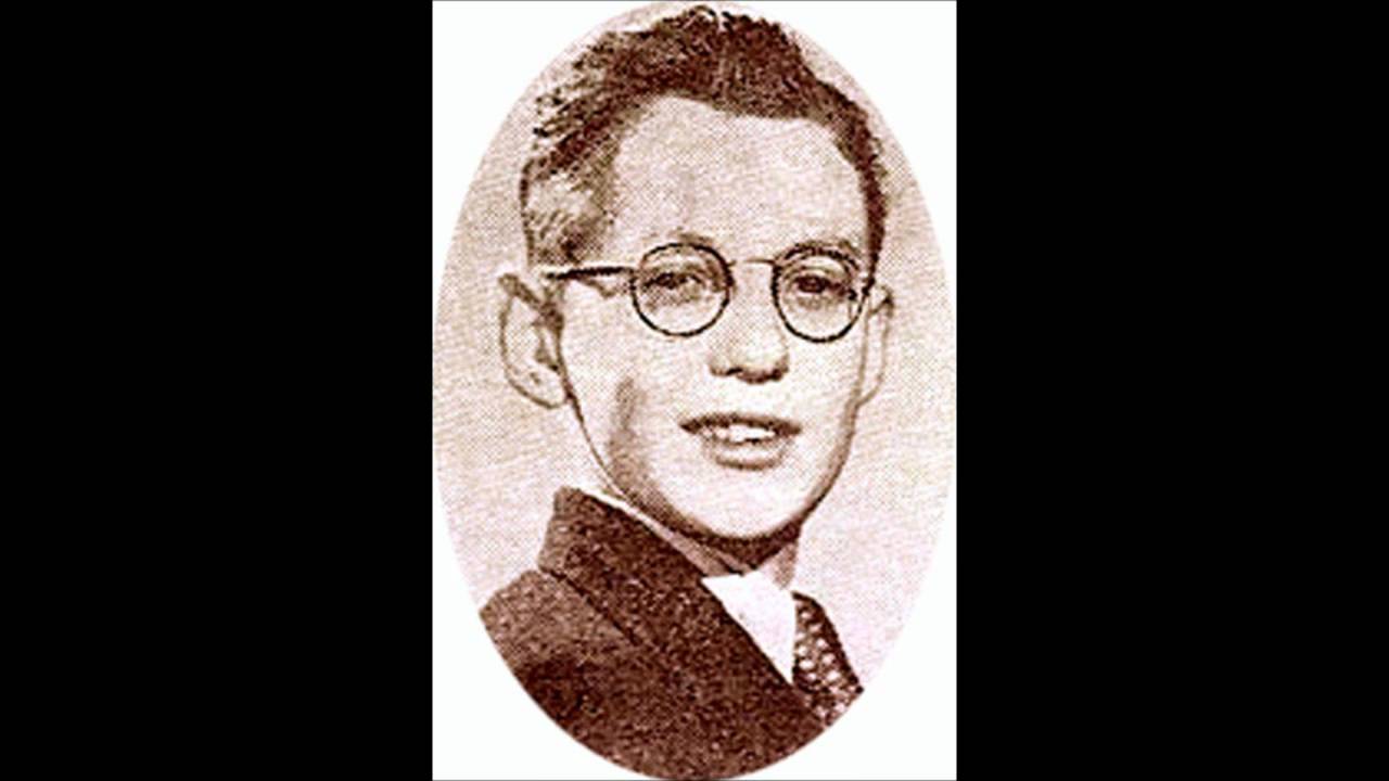 Master Michael Morley (boy soprano) singing Bless This House.wmv - YouTube