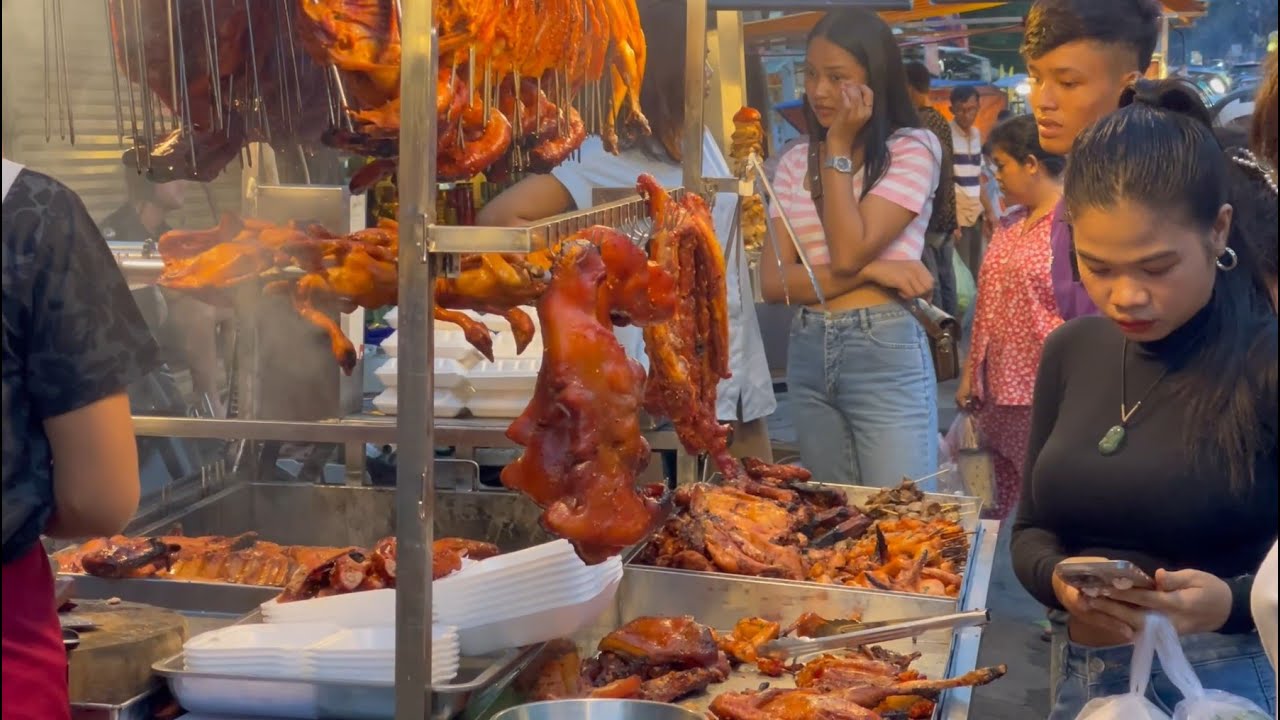 Barbecue with honey, Duck, Pig Nose & Roast pork Ears -Street food ...