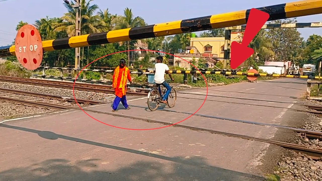 See what happens after removing the rail gate 😱#### - YouTube