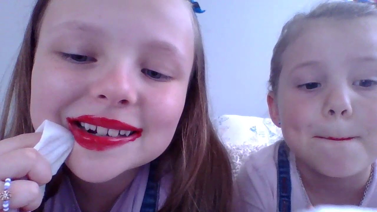 Kids Makeup Tutorial: Lipstick - YouTube