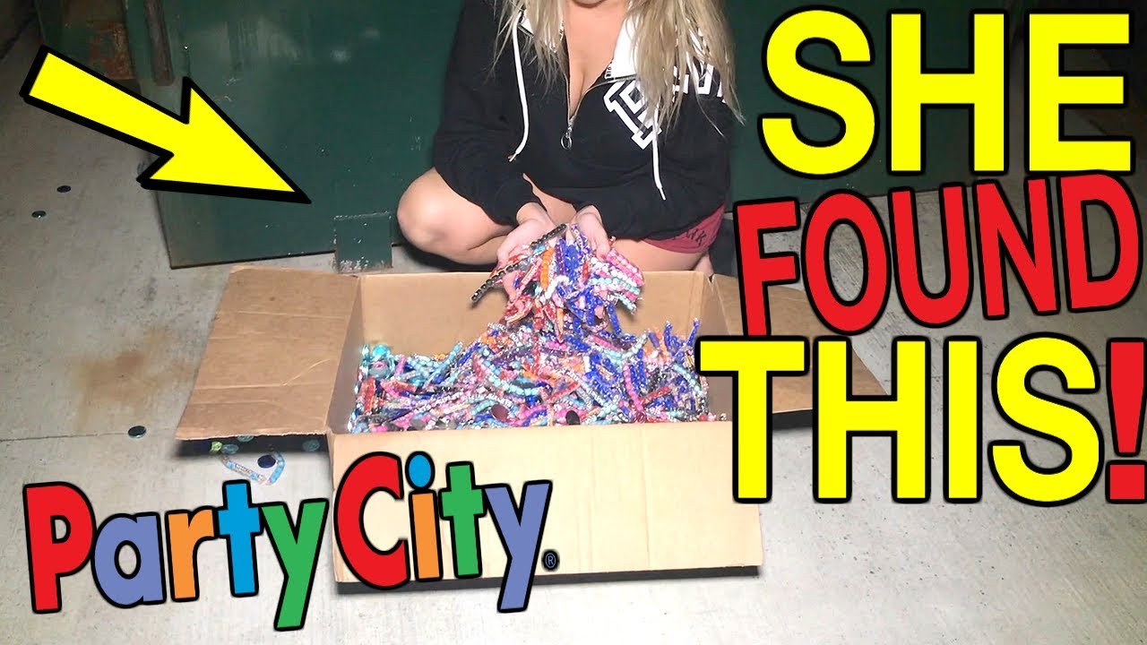 PARTY CITY LEFT US A HUGE! SURPRISE IN THEIR DUMPSTER! NIGHT #255 - YouTube