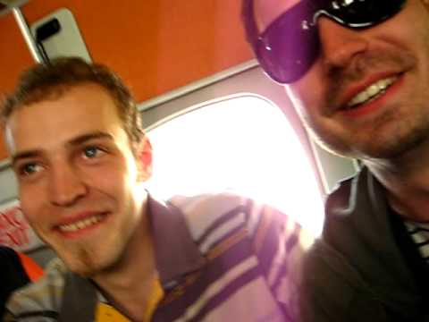 Eifert Gyuszi legénybúcsú (2009.05.01.): Ejtőernyős ugrás # 1