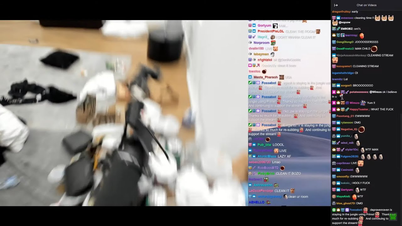 xQc showing his Dirty Room - YouTube