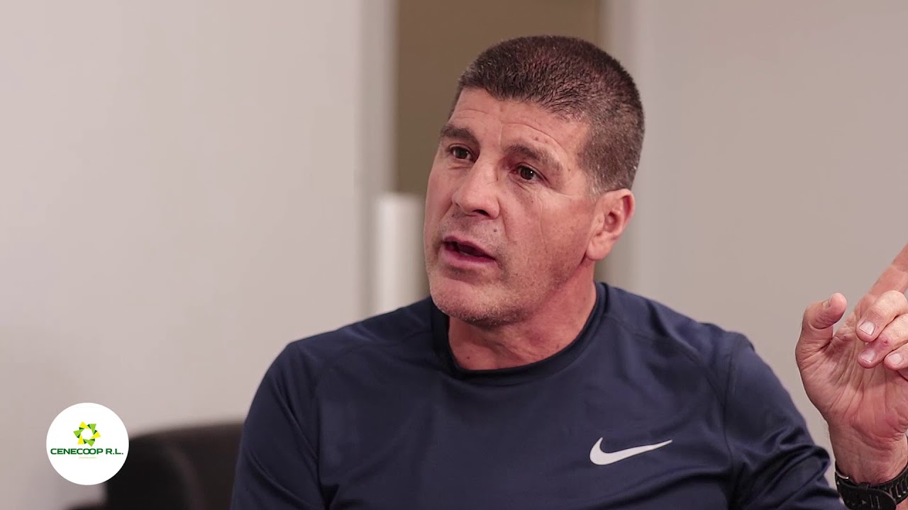 El origen y los inicios de Luis Gabelo Conejo en el deporte. - YouTube