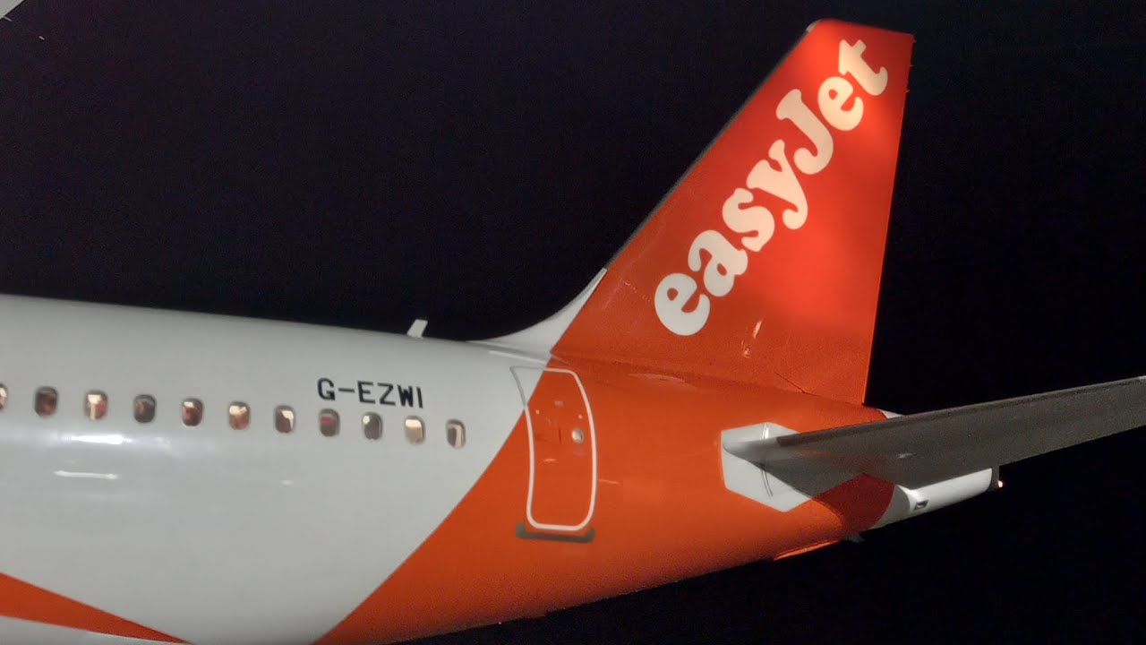 EASYJET A320-A319 Safety Audio | Pre-Flight Demonstration - YouTube