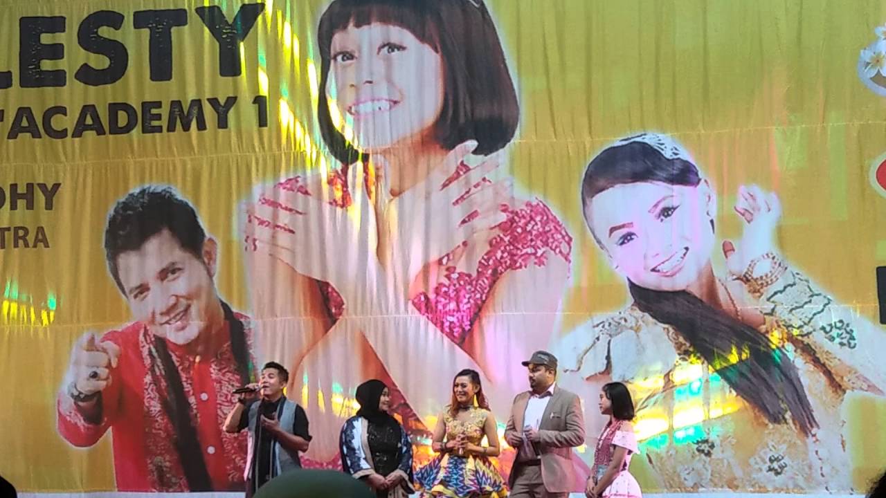 Tum Hi Ho Lesty ft Jhundy Hongkong 24 April 2016 - YouTube