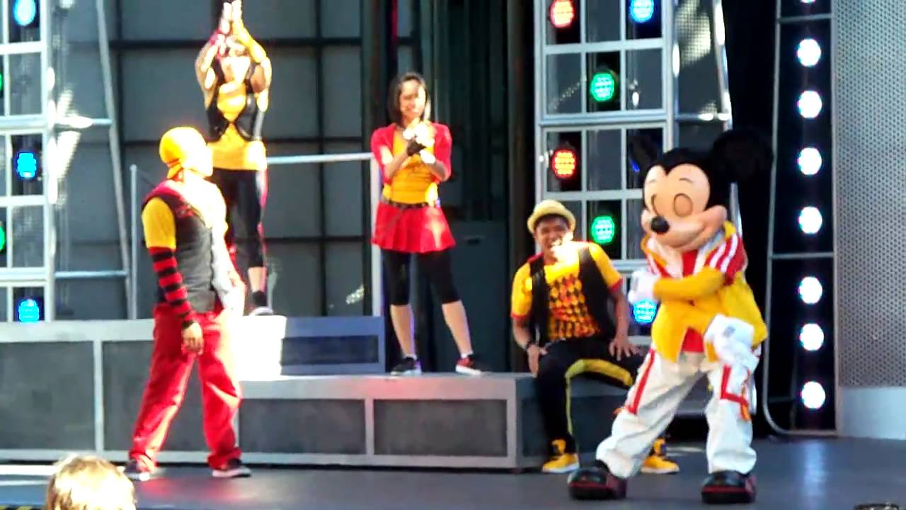 Mickey Hip-Hop Dancing - 1 of 2 - YouTube