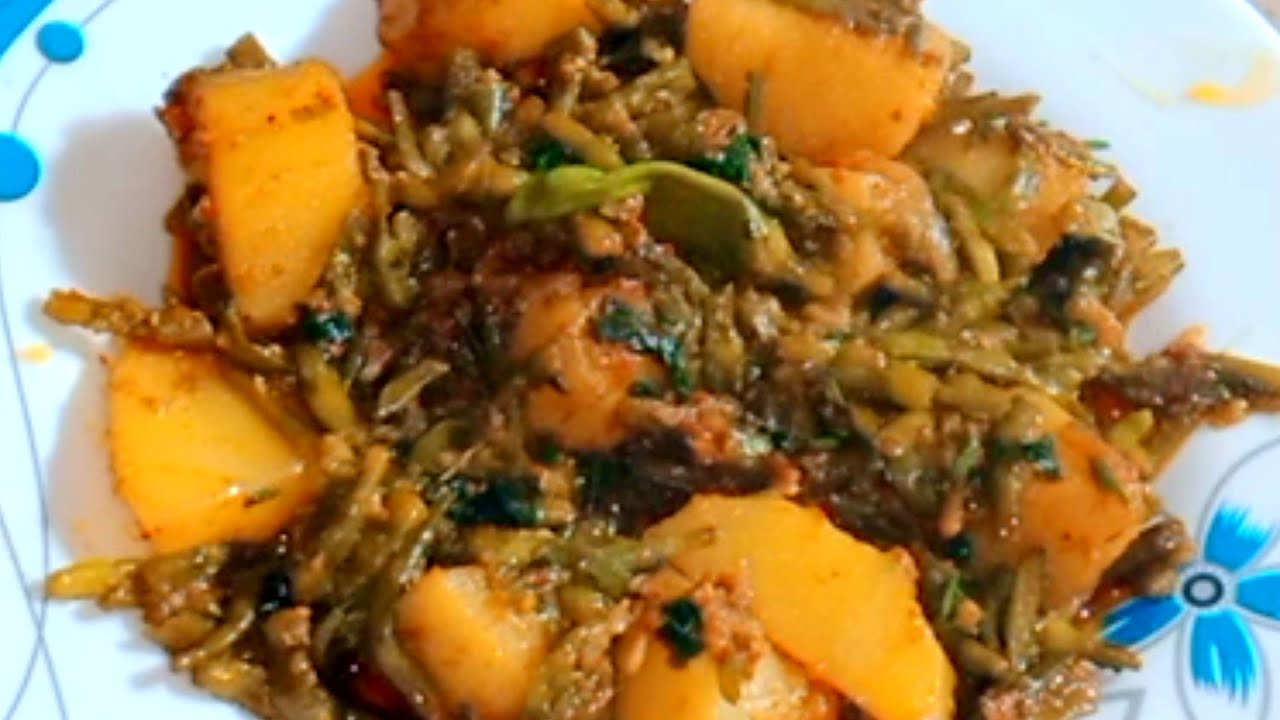 Desi style Alloo mongry ki sabzi recipe by Asma ka kitchen - YouTube