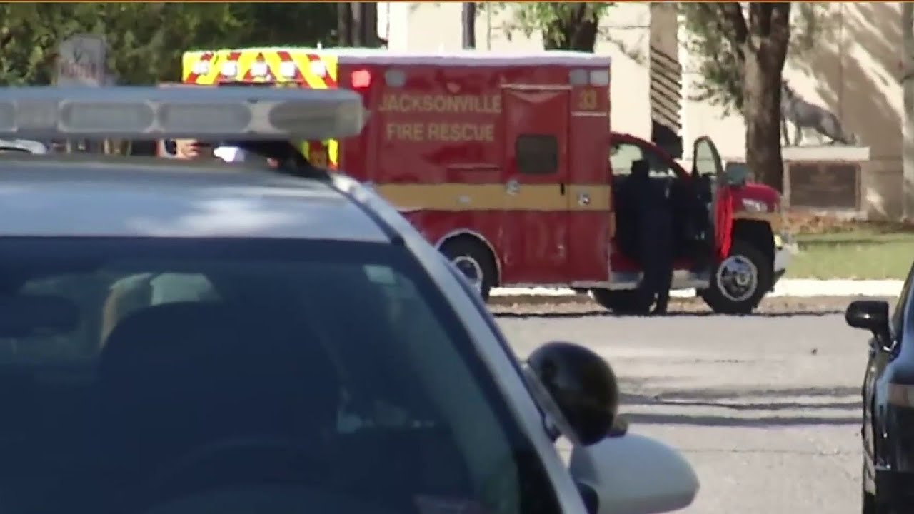 Jacksonville police recruit collapses at FSCJ training academy - YouTube