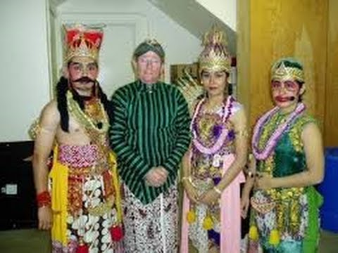 Tari MENAK JINGGO DAYUN - Hawai'I Gamelan Society - Javanese Classical ...