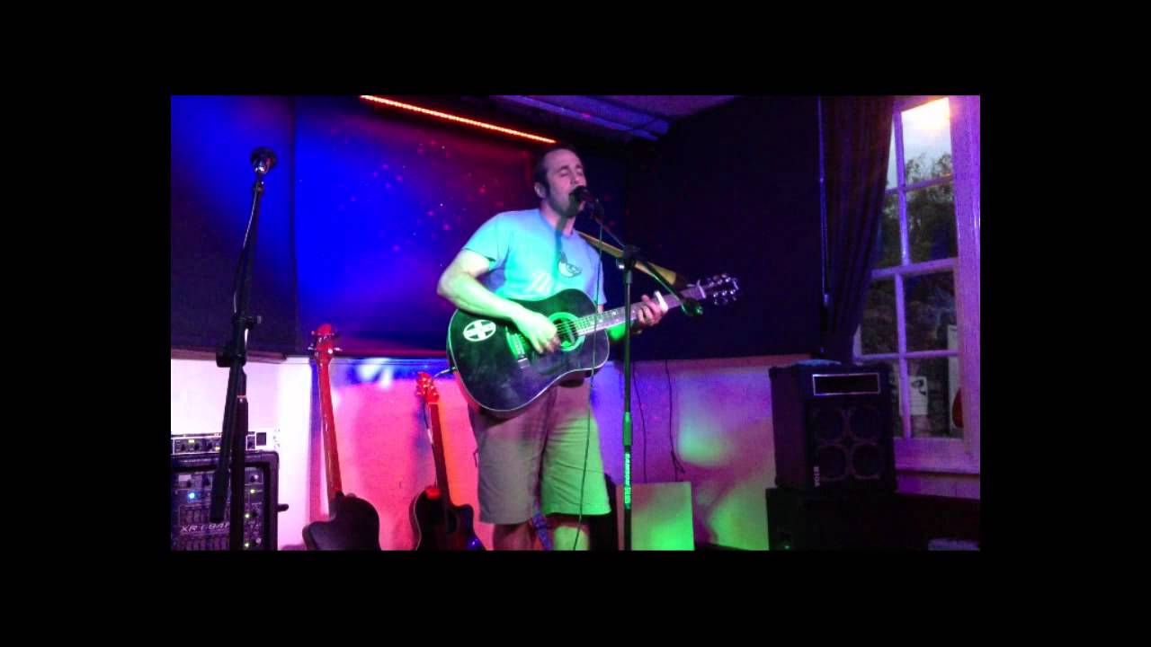 Paul performing at the Market Inn Acoustic Open Mic, Yatton. - YouTube