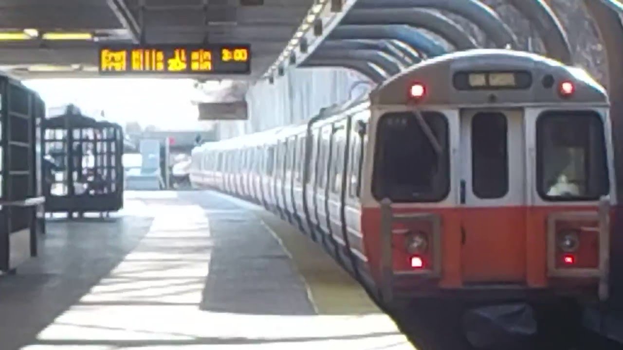 Outbound MBTA orange line train at Green Street - YouTube