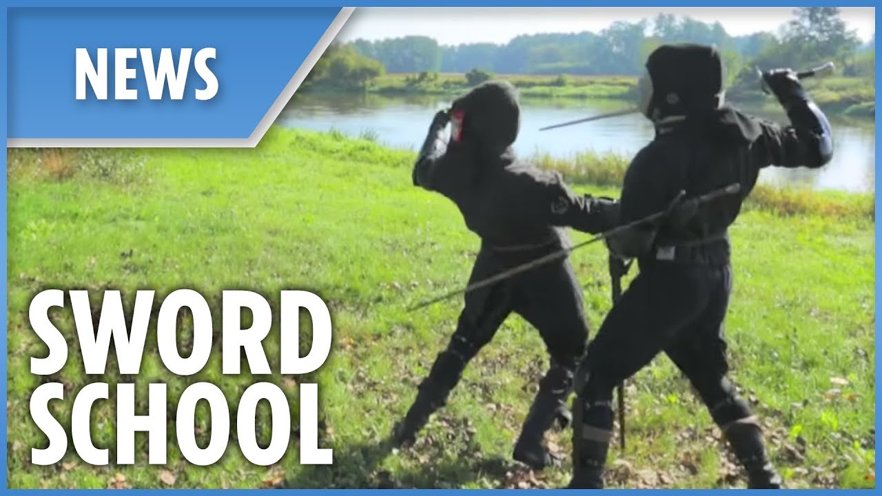 Real sword fighting techniques NOT SEEN in the movies - YouTube