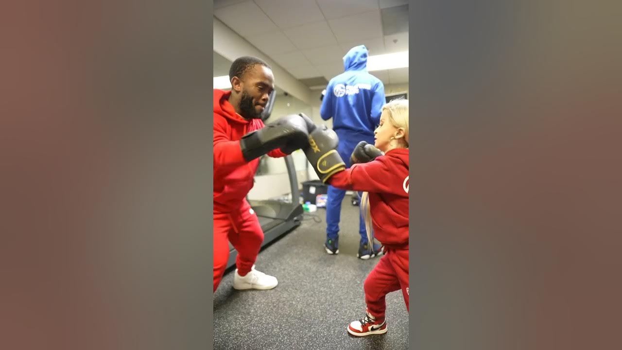 Tiny Texie Gets In A Fight With A Short Kingtinytexie King Fight Viral Littleperson