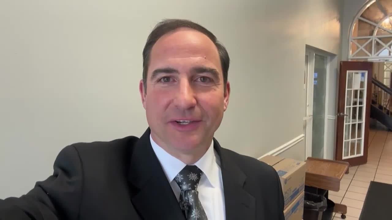 Chief Meteorologist David Paul heads out into the snow - YouTube